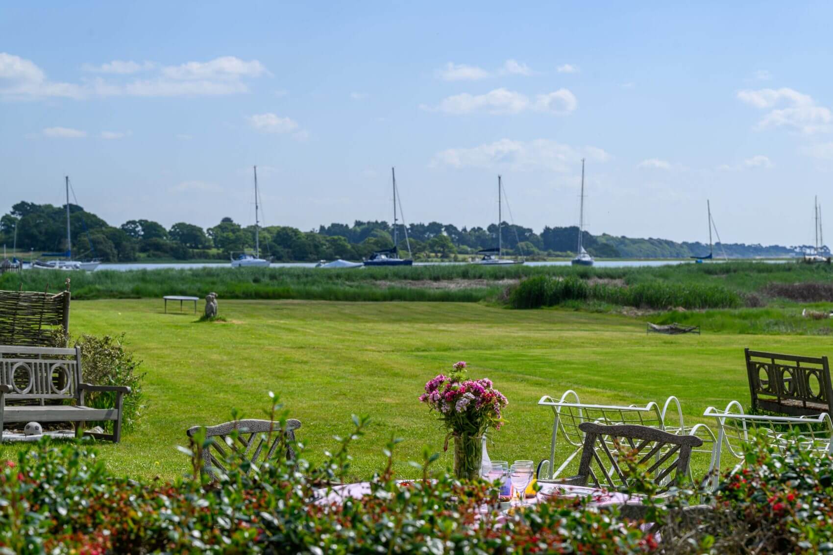 Gins Barn | Luxury Barn Conversion in Beaulieu With Private Jetty